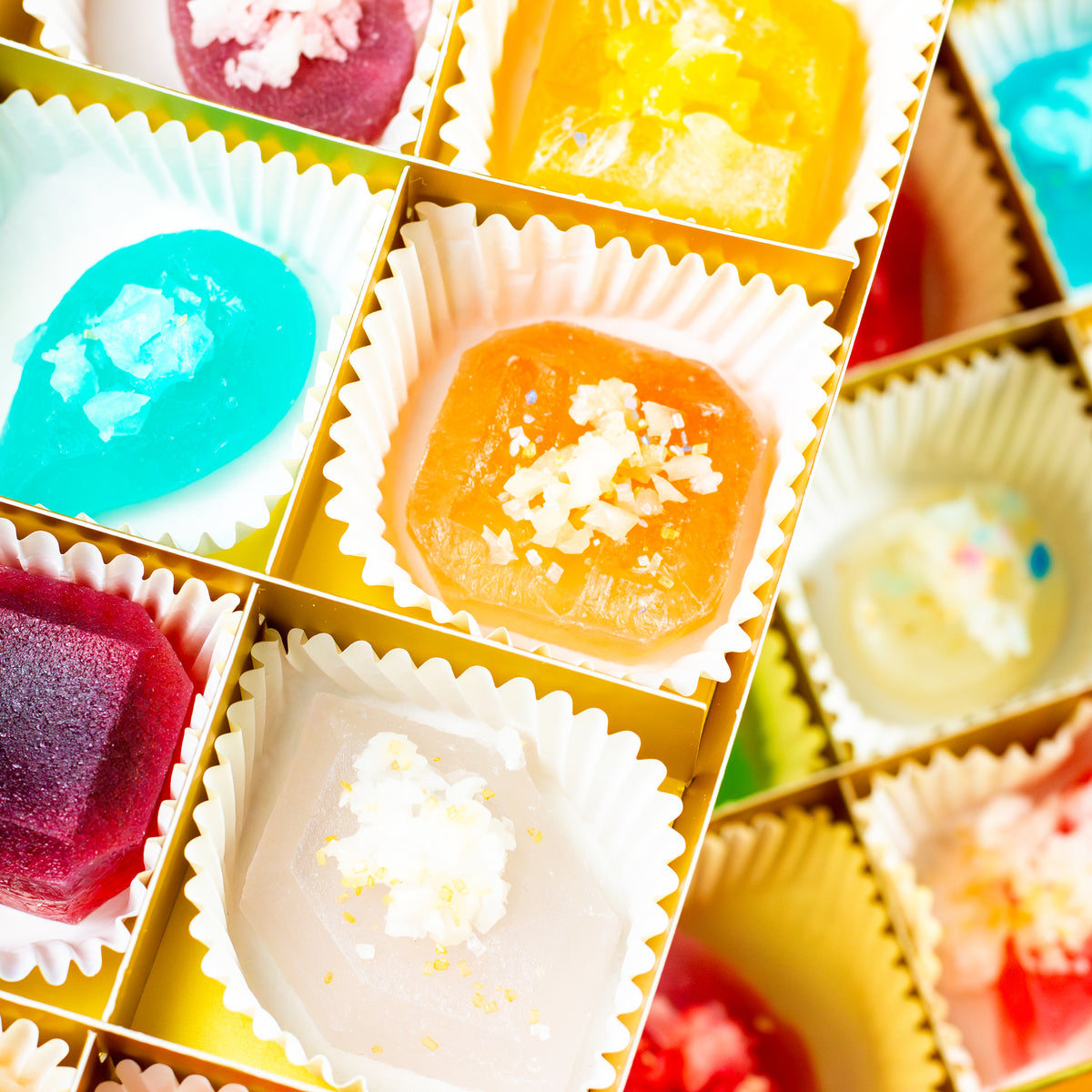 Gems Me Up | Large Kohakutou Box | 30 Pieces | Silky Gem Crystal Candy