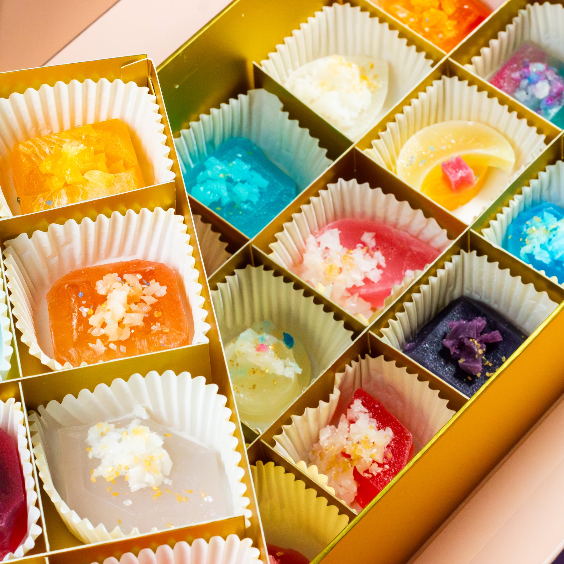 Gems Me Up | Large Kohakutou Box | 30 Pieces | Silky Gem Crystal Candy