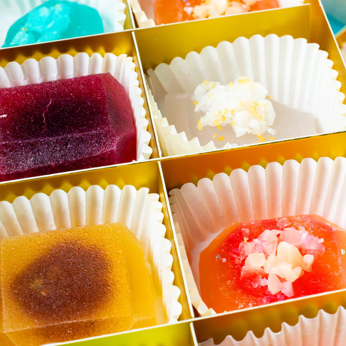 Gems Me Up | Large Kohakutou Box | 30 Pieces | Silky Gem Crystal Candy